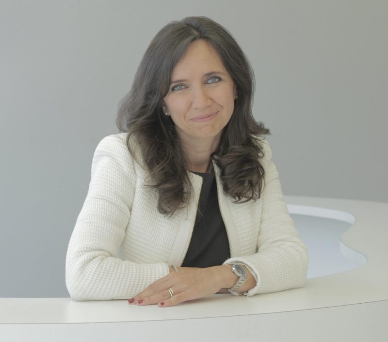 Isabel Lara, vicepresidenta de ATREVIA, ponente en una mesa redonda ...